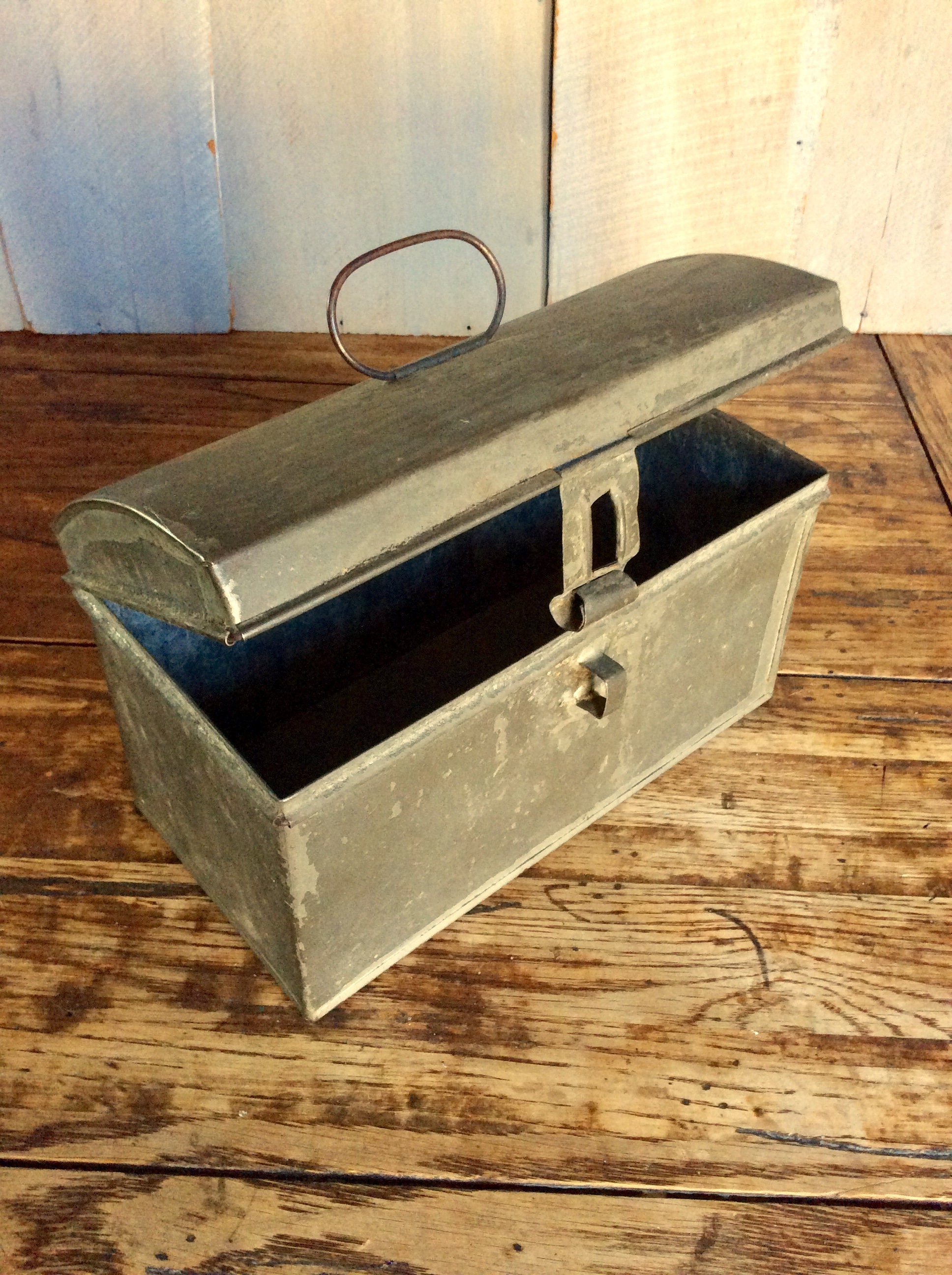 Vintage Primitive Sheet Metal Box / Old Lunch Box / Metal | Etsy
