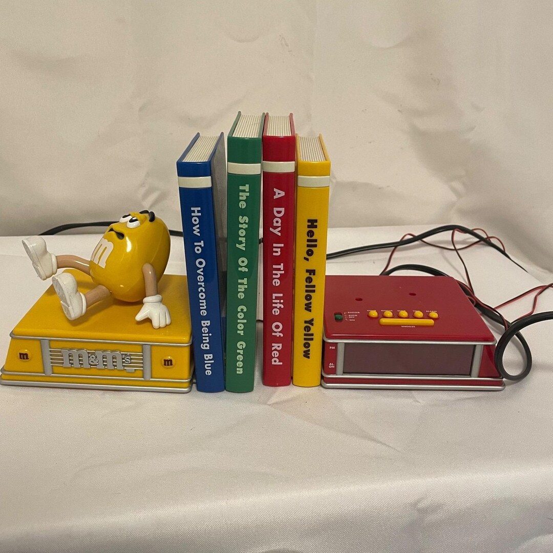 M&M Yellow Character Clock Bookends Radio Display (flawed, Read Details ...