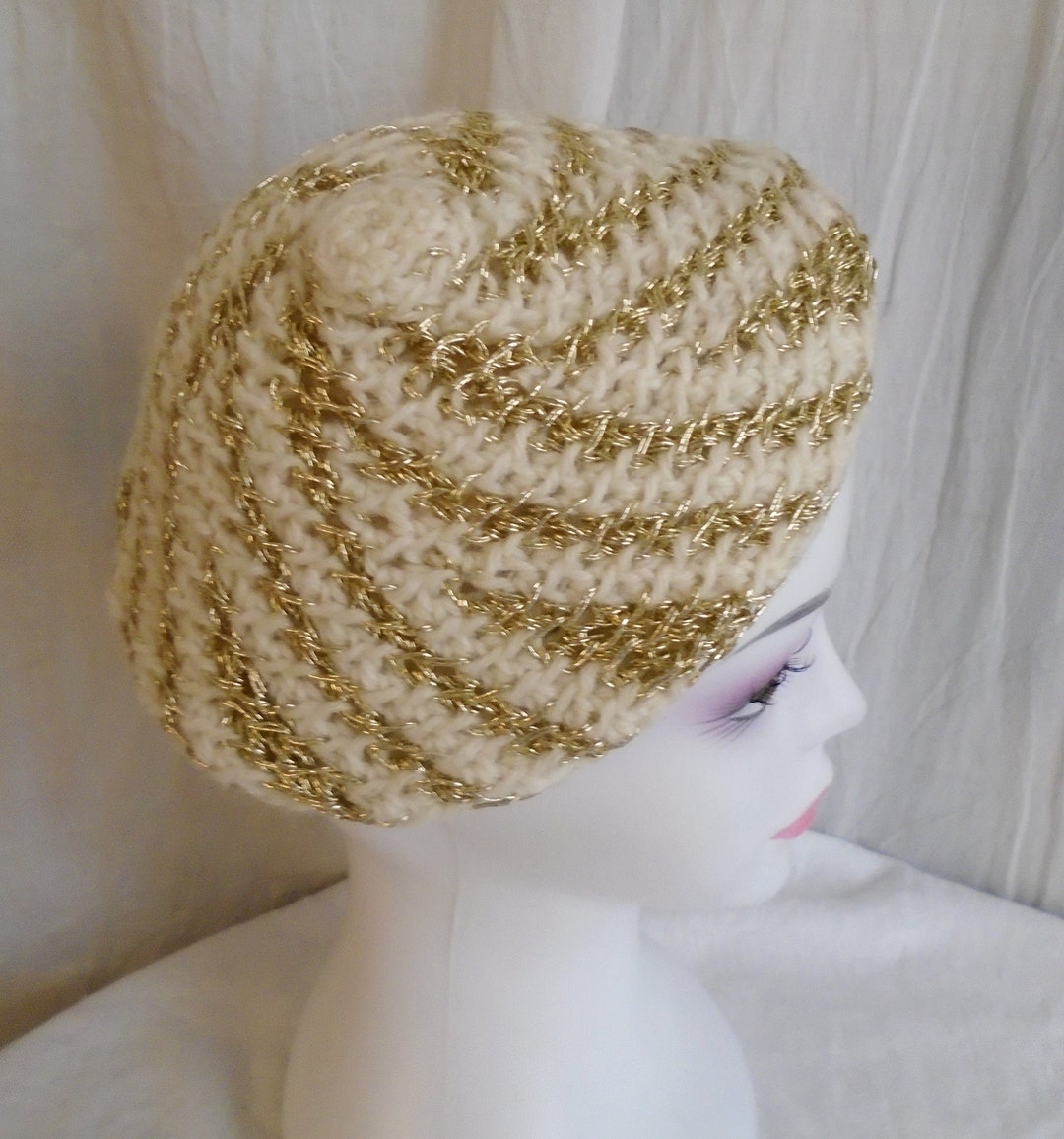 Vintage 1960s Beret Gold Bugle Beads and White Crocheted Yarn - Etsy