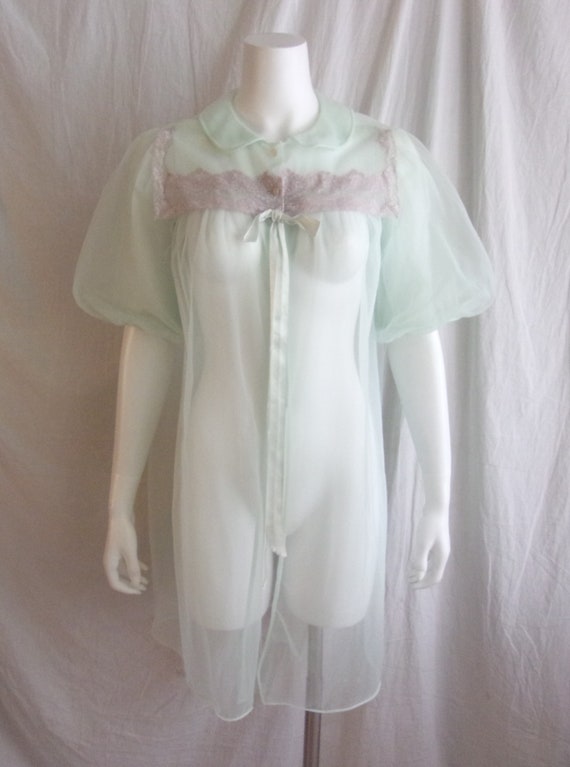 Vintage 1960s Robe Sheer Mint Green Nylon With Lace T Gem