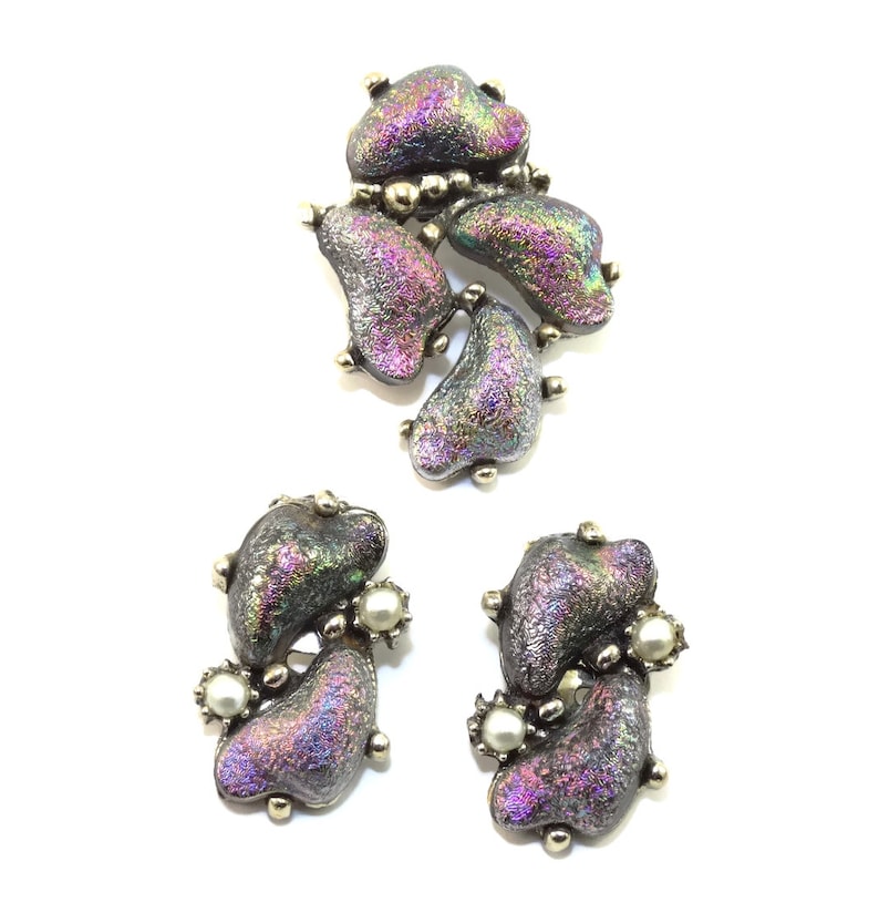 Vintage Iridescent LAVA ROCK With Pearl Rhinestones - Etsy