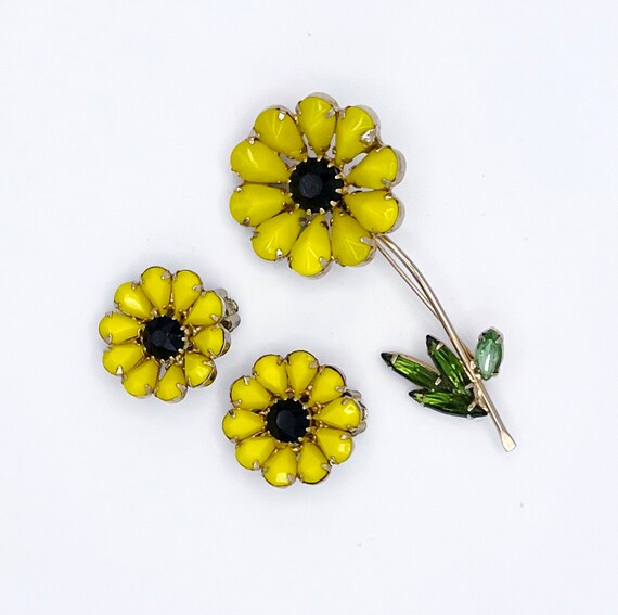Vintage WEISS Sunflower Daisy Flower Brooch Pin & Ear… - Gem