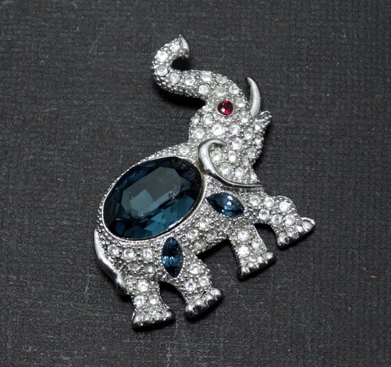 Vintage Rhinestone Elephant Pin Brooch - Dazzling Big… - Gem