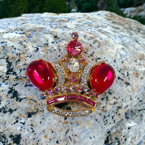 Butler & Wilson Signed Crown Brooch with Pink Jelly B… - Gem