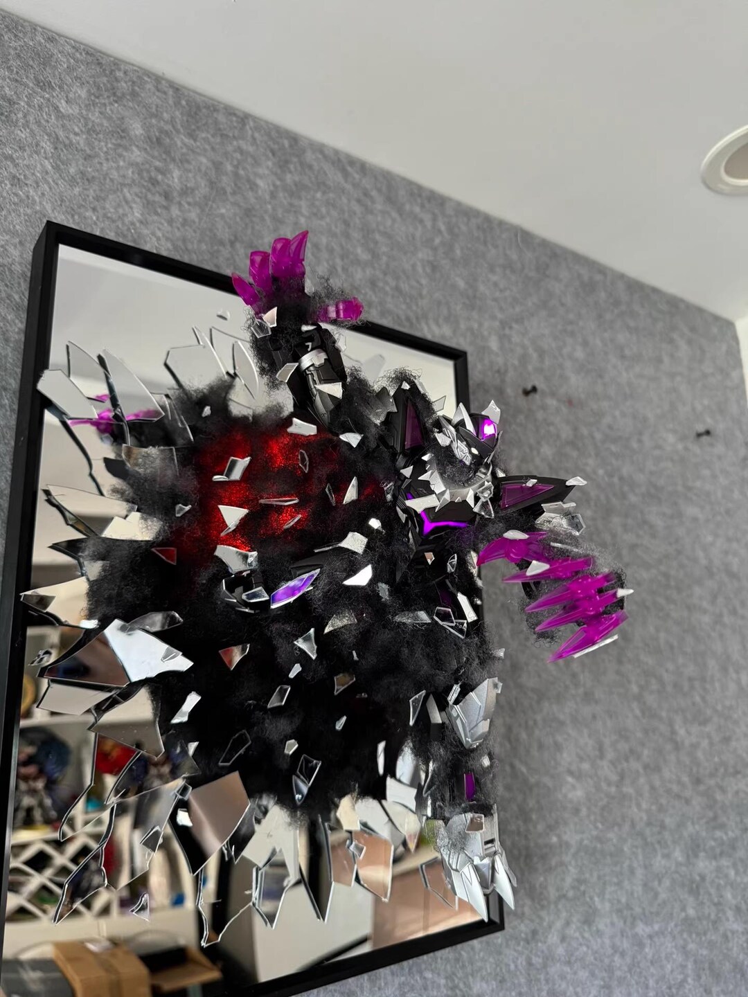 Shattered Mirror Black Panther Sculpture: 3D Light-up Gothic Wall Art ...