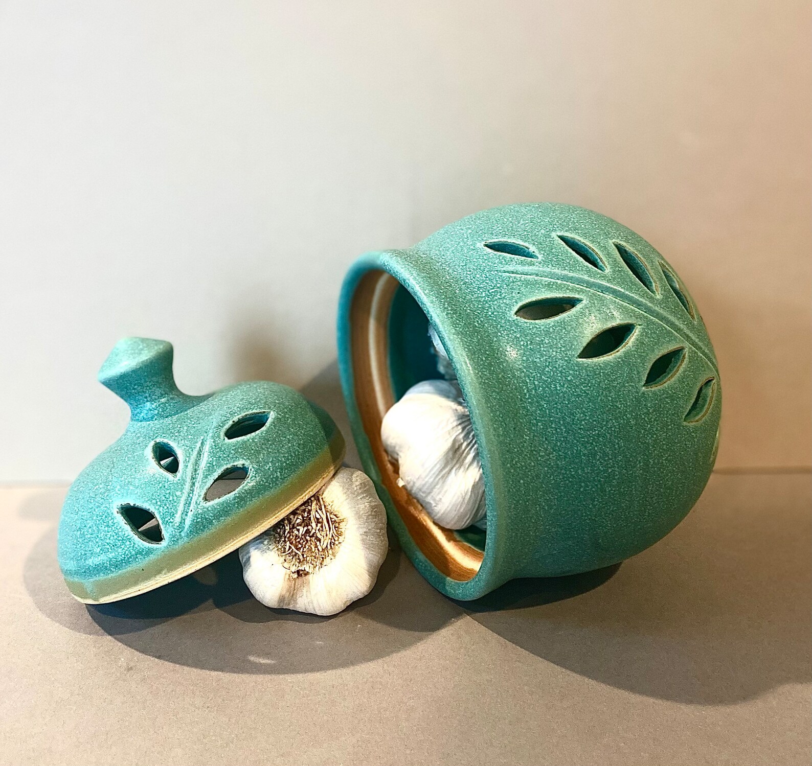 Garlic Jar Large / Garlic Keeper/ Turmeric Keeper/ Garlic - Etsy