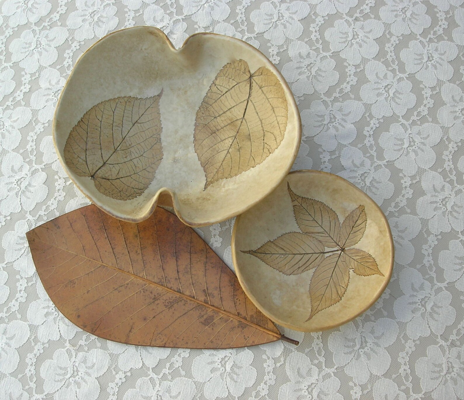 Autumn Leaves 2 Ceramic Leaf Bowls Large & Small BONUS a - Etsy