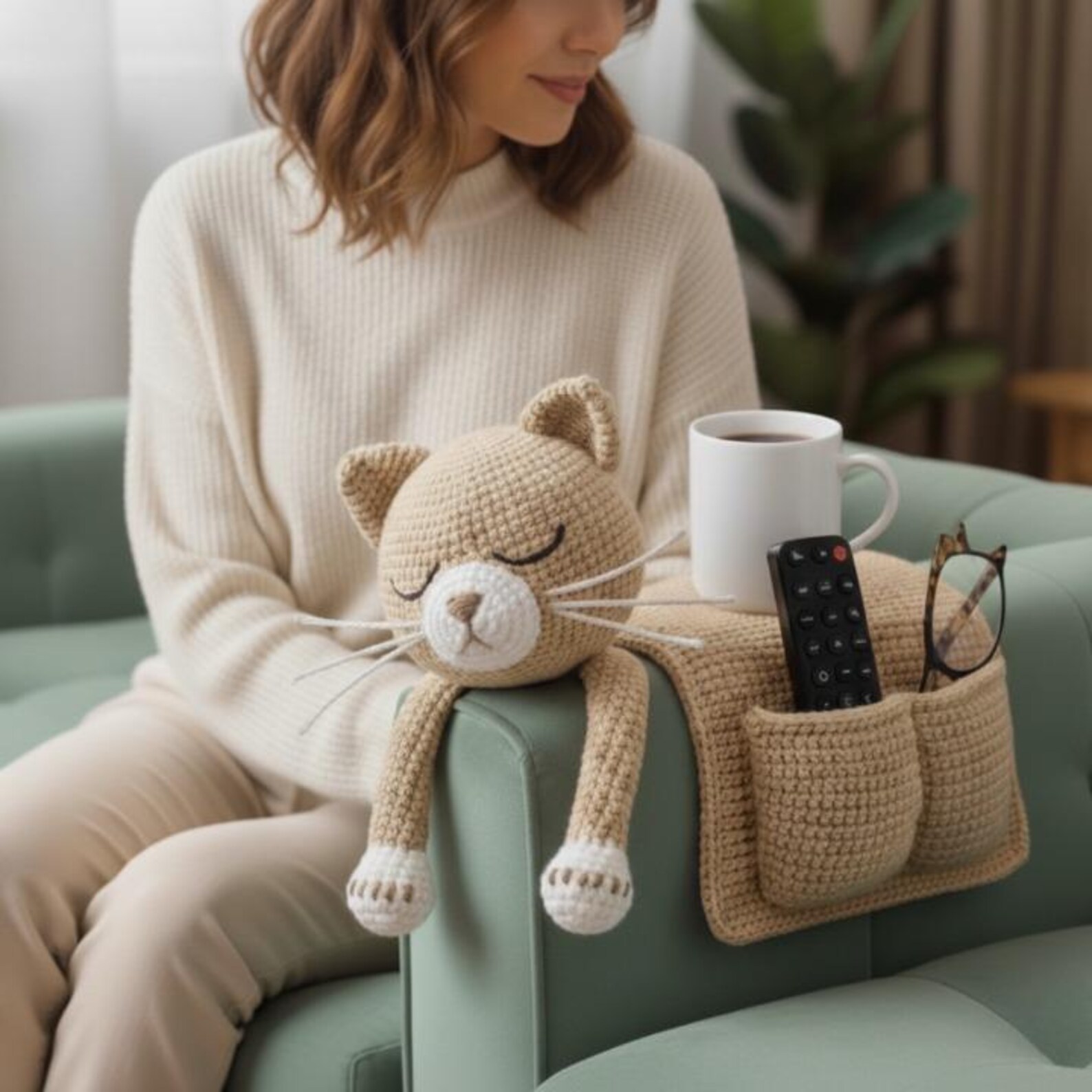 Cozy Cat Crochet Arm Organizer Pattern – Amigurumi Sofa Caddy PDF for ...