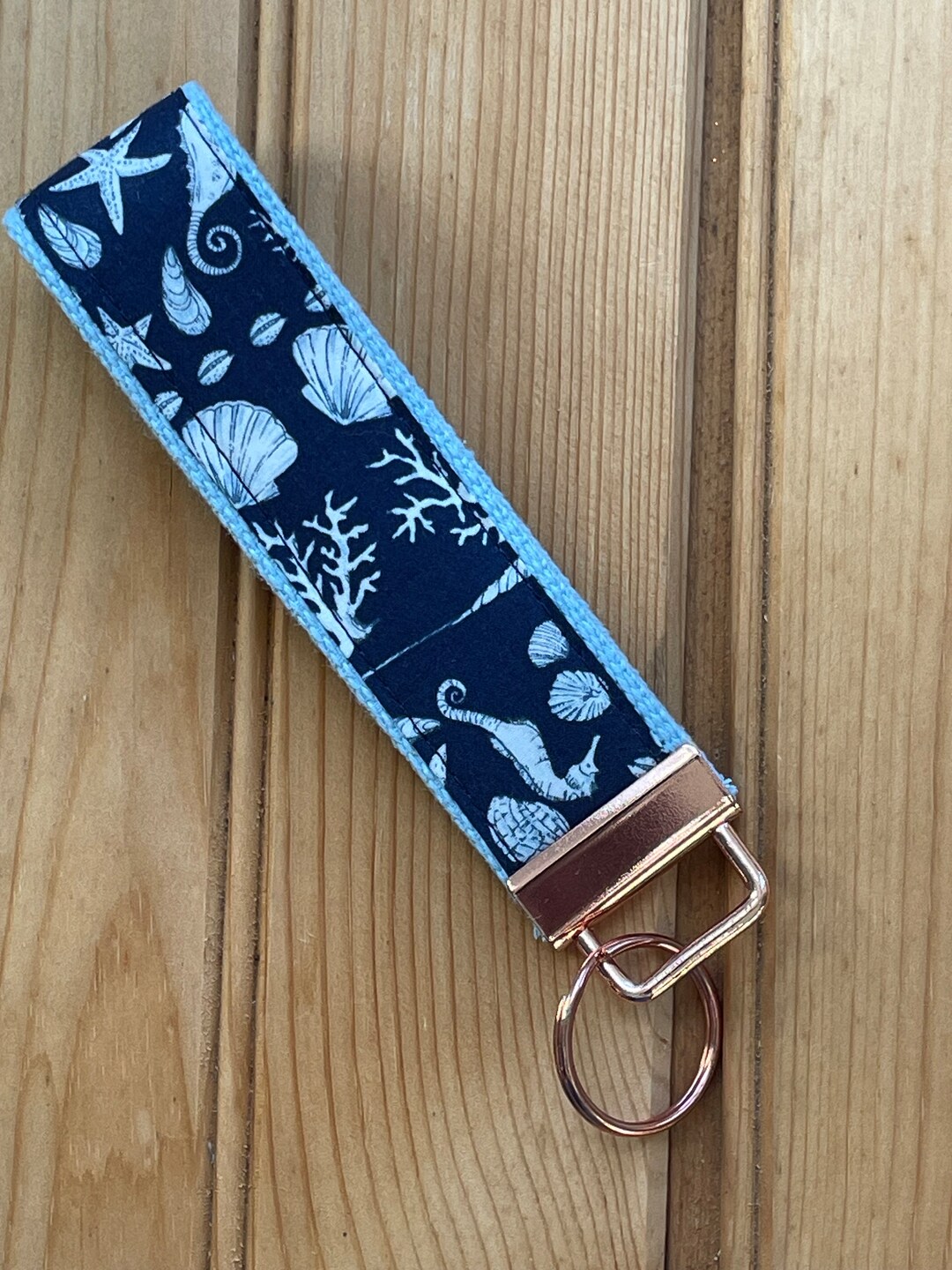 Keyfob Wristlet / Key Fob / Key Chain / Seashells / Ready to Ship - Etsy