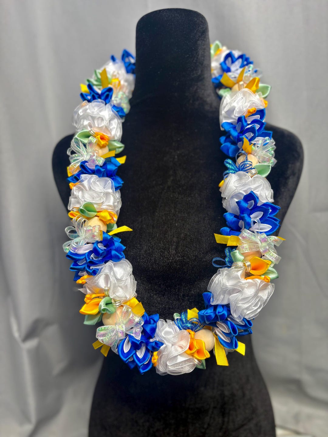 Nalu Bloom Celebration Lei – Hawaiian Keepsake Graduation Lei ...