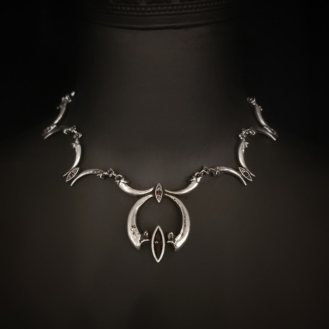 NYX Claw Collar. Bird Claw Necklace - Etsy