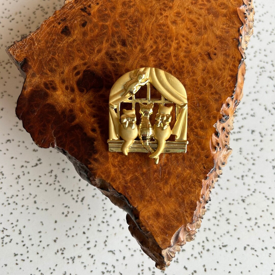 Vintage AJC Gold Tone Cat Pin, Cats Looking Out the Window, American ...