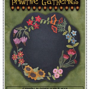 Garden Blooms Table Mat Pattern Beautiful Flowers on This 22 Round ...