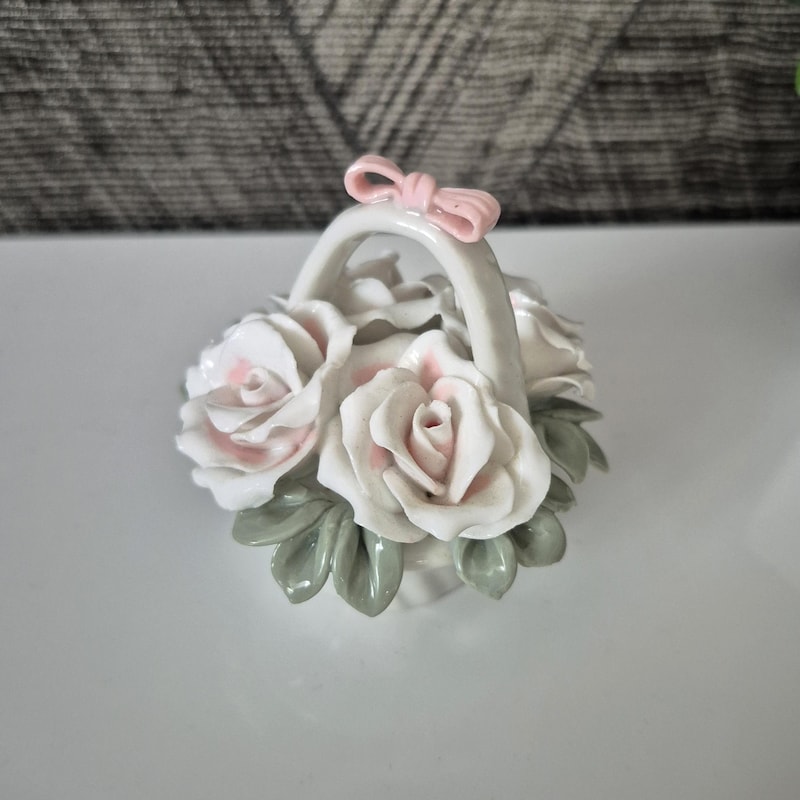 Rose porcelain figurine - Etsy.de