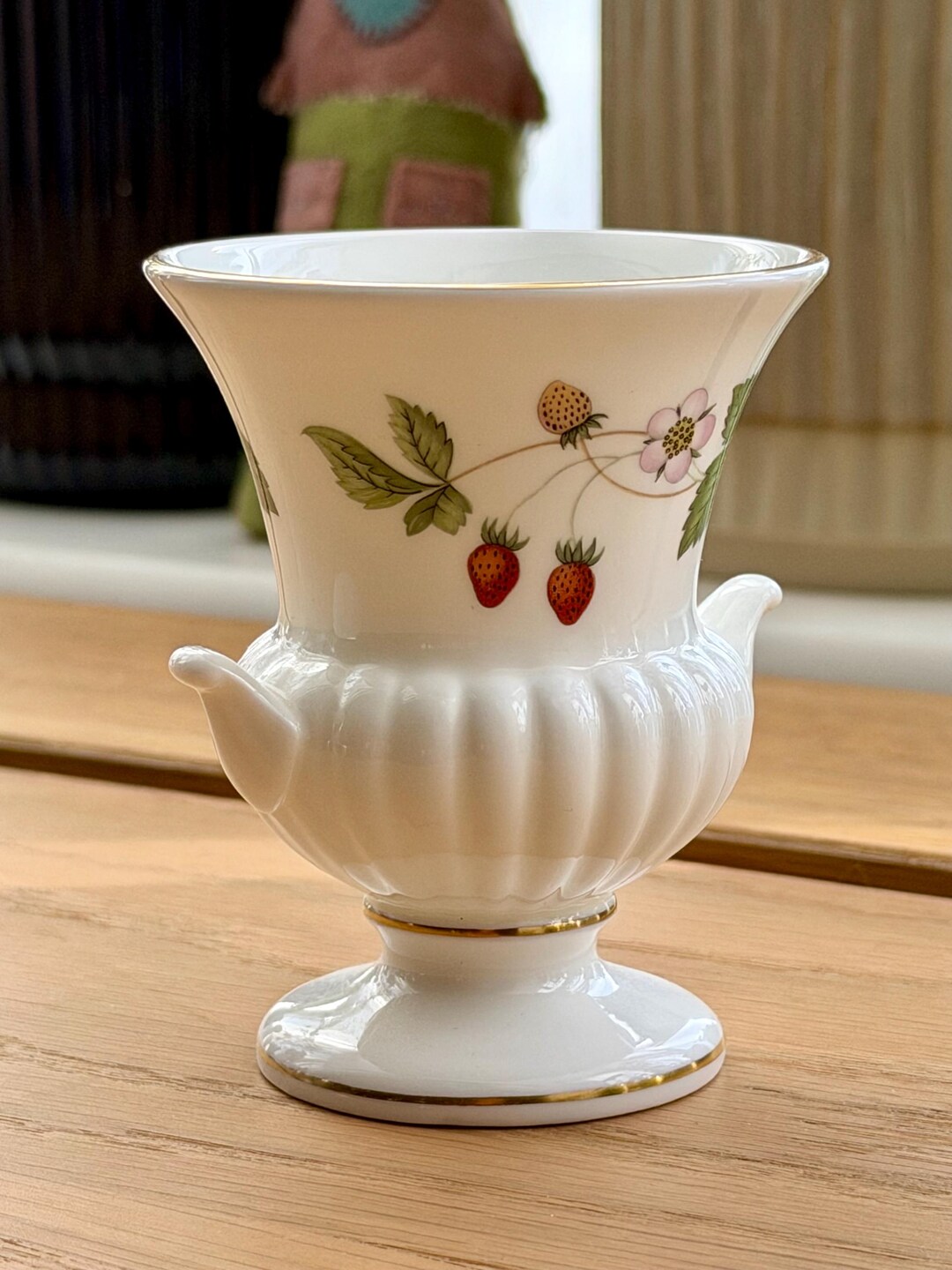 Vintage Wedgwood Wild Strawberry Urn Vase - 22k Gold Gilding, Bone ...
