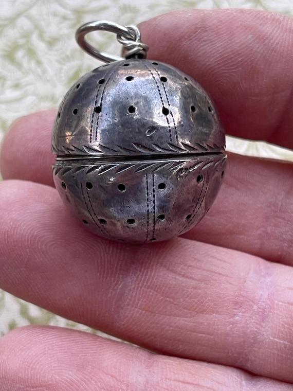 Antique Georgian pomander ball - Gem