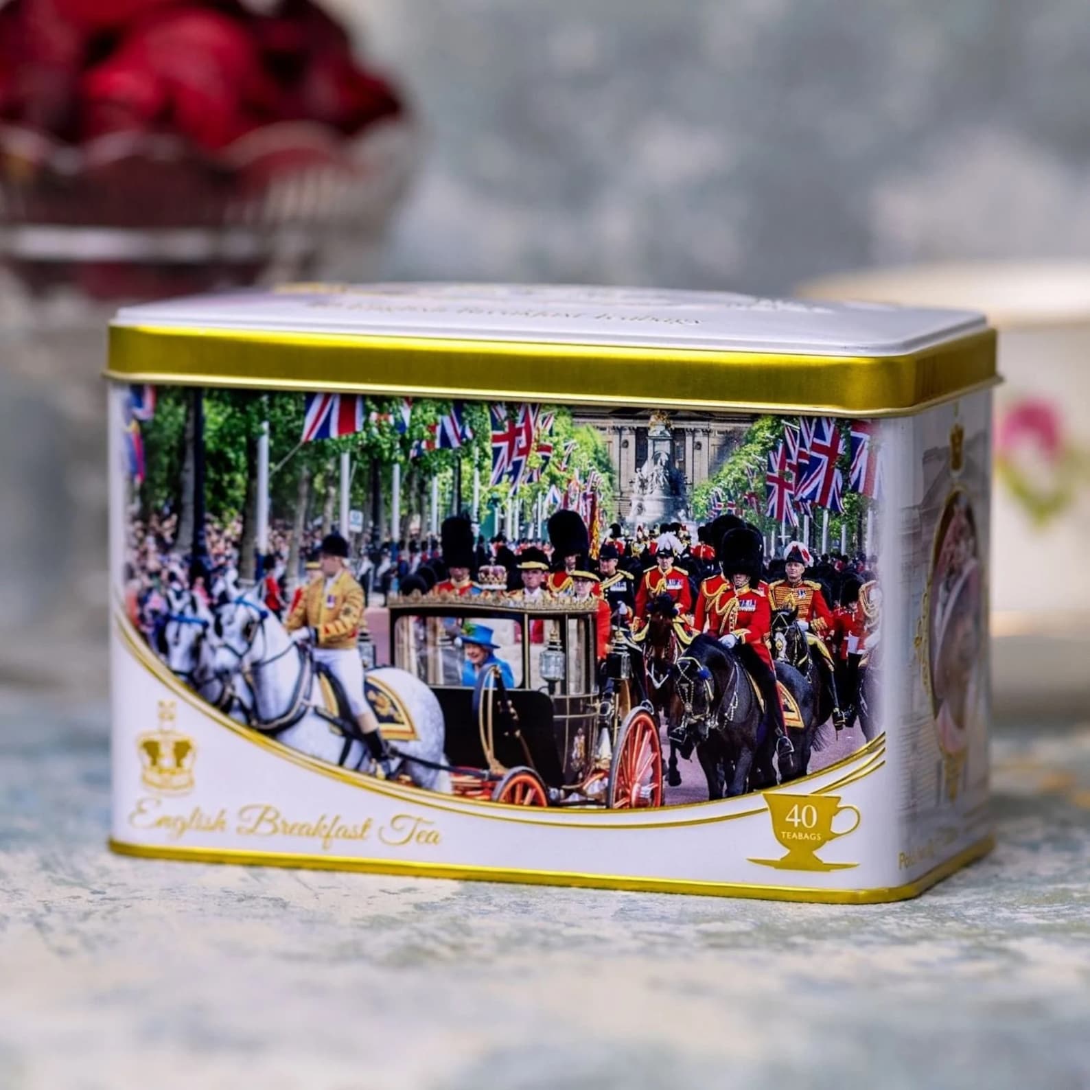 Queen Elizabeth II Trooping the Colour White and Gold Tea Tin 40 Bags ...