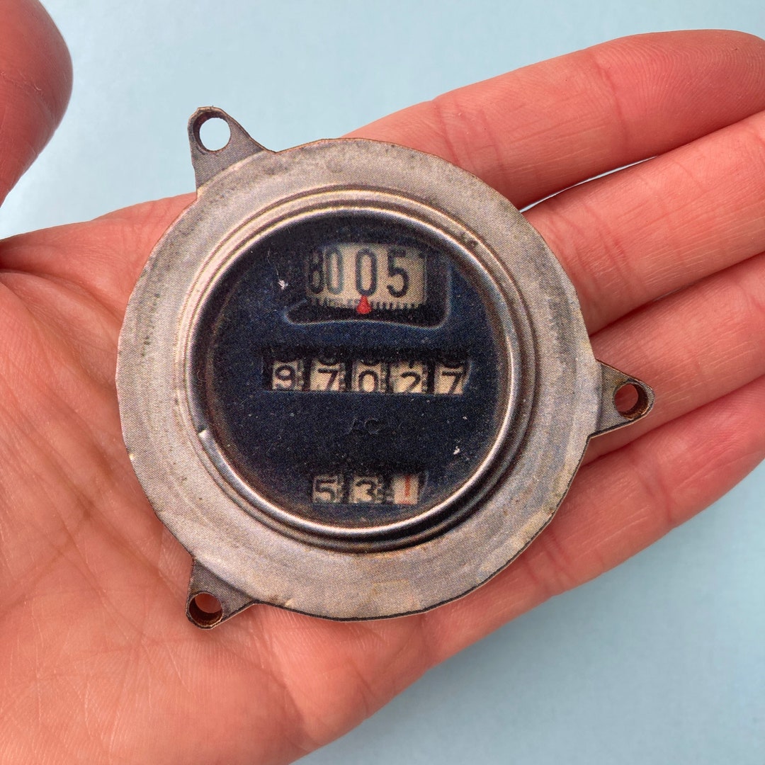 Vintage Car Speedometer Wooden Brooch Pin Gauge Reading Measurement ...