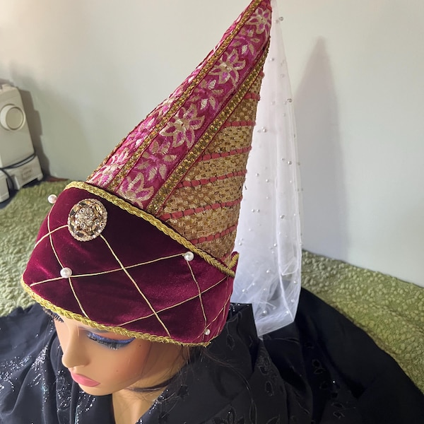 Hennin - Etsy