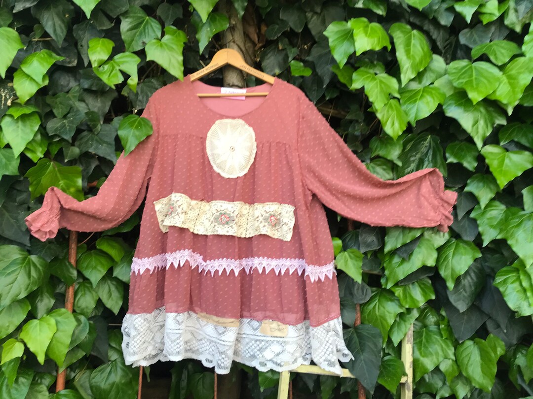 SPRING ROSE BEAUTY Flocked Dark Rose Pink Tunic Top Vintage Lace Linens ...