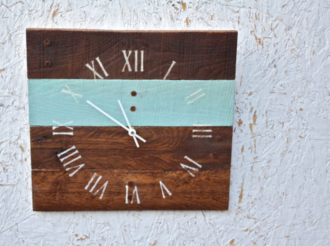Reclaimed Rustic Wood Wall Clock, Farmhouse Style, Kitchen or Living ...