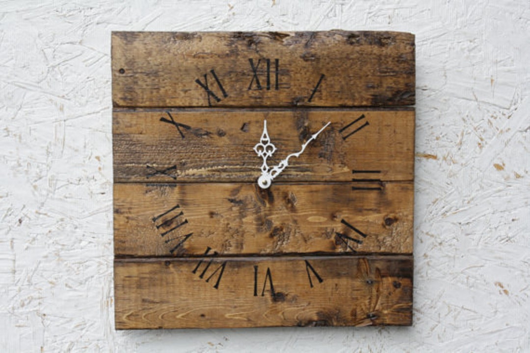 Reclaimed Wood Pallet Clock: Rustic Farmhouse Decor - Etsy