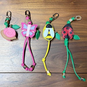 Bee Leather Bag Charm AirTag - Etsy