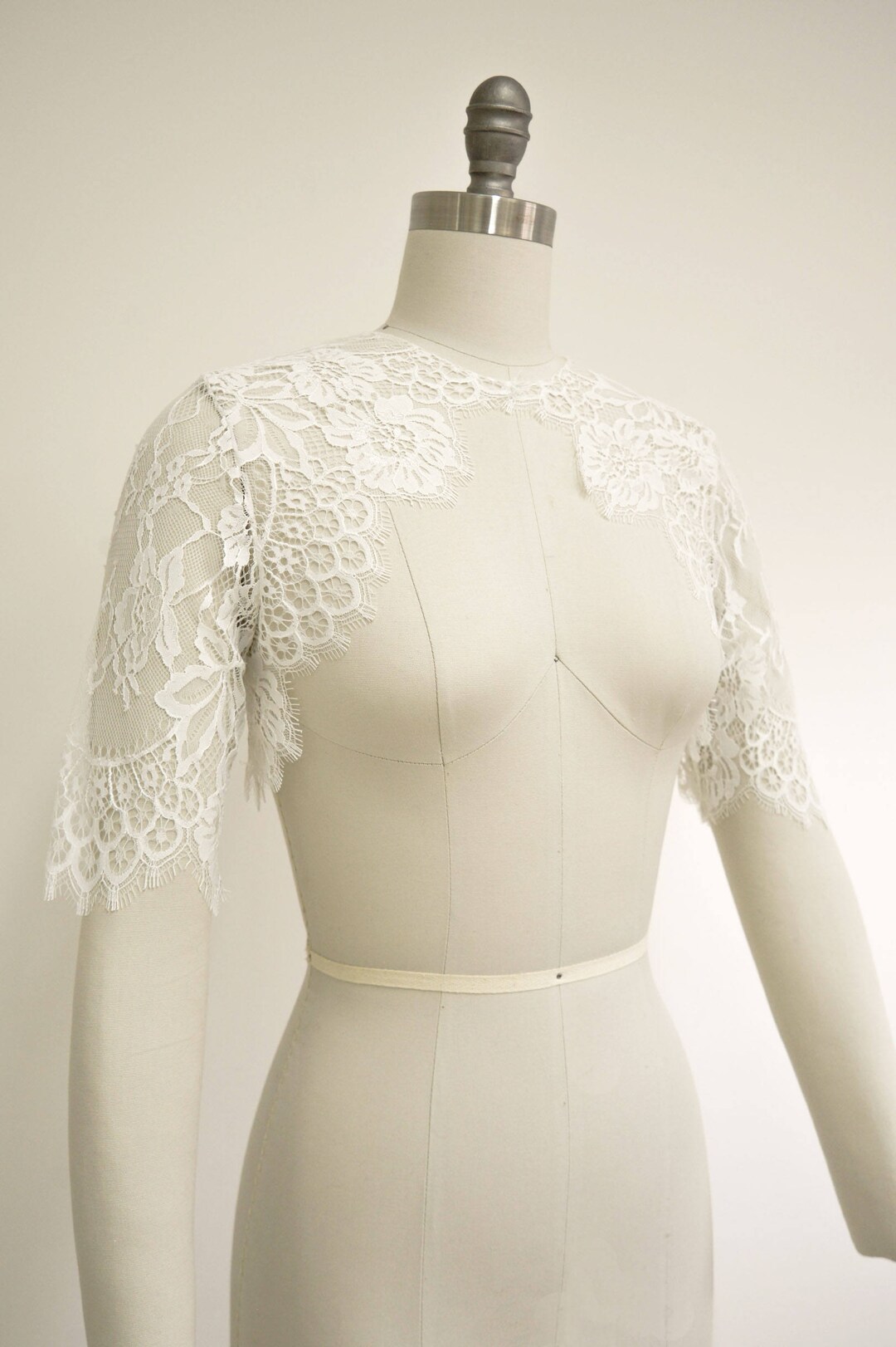 Swan Queen French Chantilly Lace Bridal Shrug in Off-white; Delicate ...