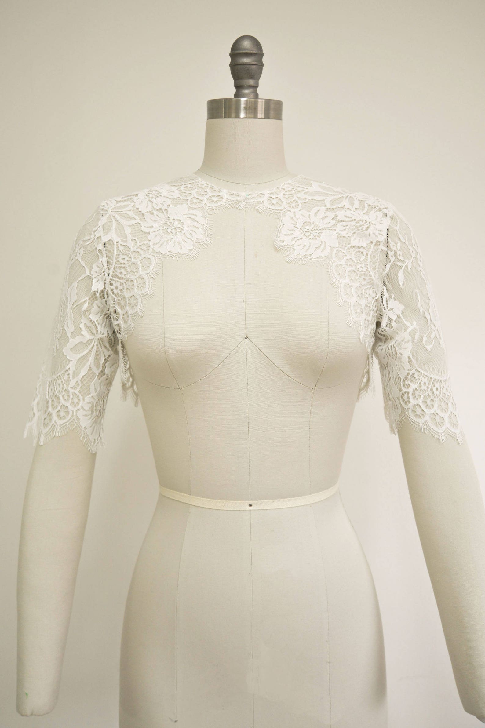 Swan Queen French Chantilly Lace Bridal Shrug in Off-white; Delicate ...