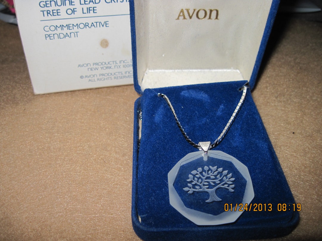 BEAUTIFUL Vintage GENUINE Crystal Tree of Life Necklace...1981..by Avon ...