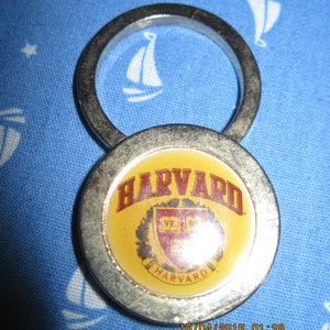 BEAUTIFUL Vintage UNISEX Gold HARVARD Key Ring...never Used..#9840 ...