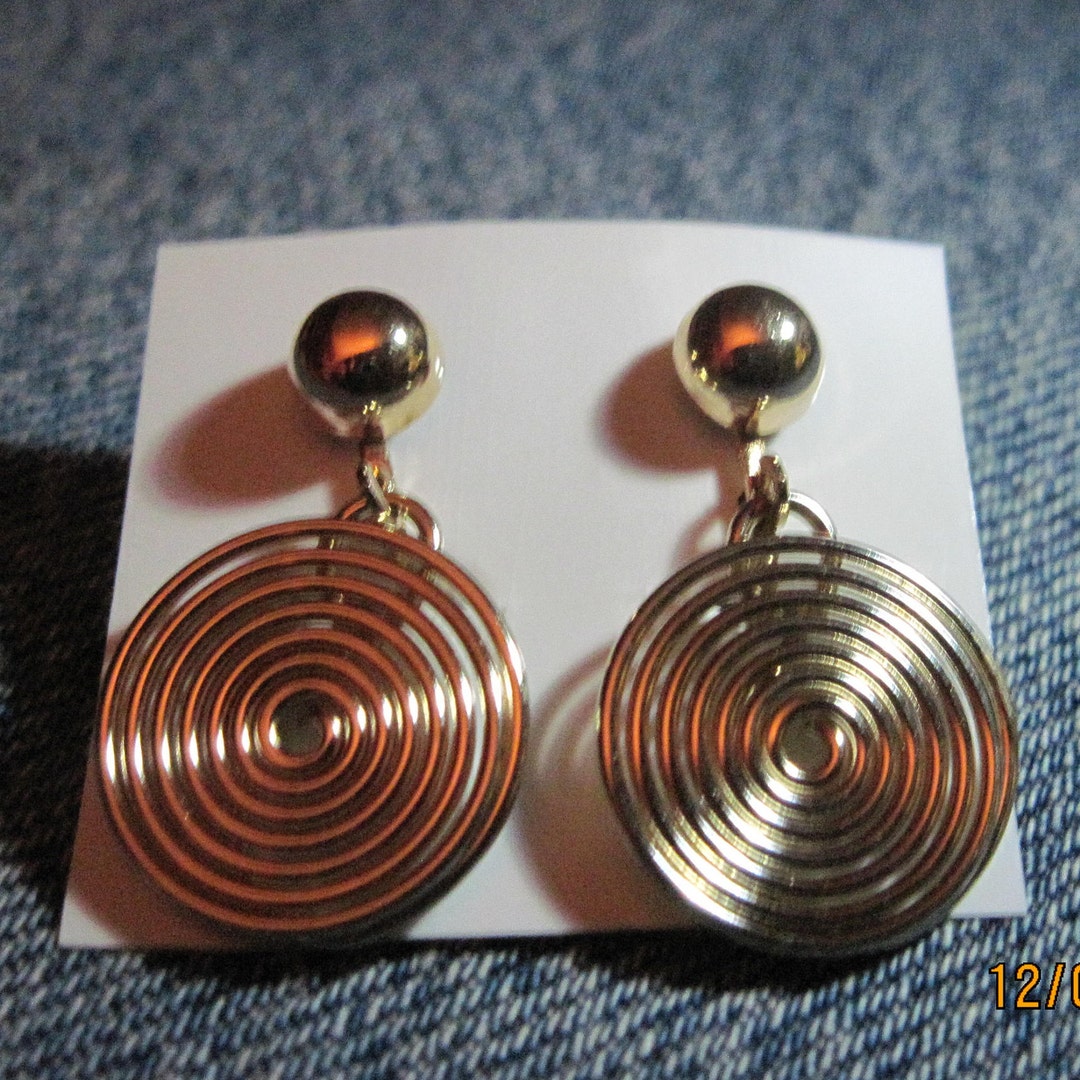 Vintage GORGEOUS Gold Fancy WIRE Circle Open Wire Work Drop/dangle ...