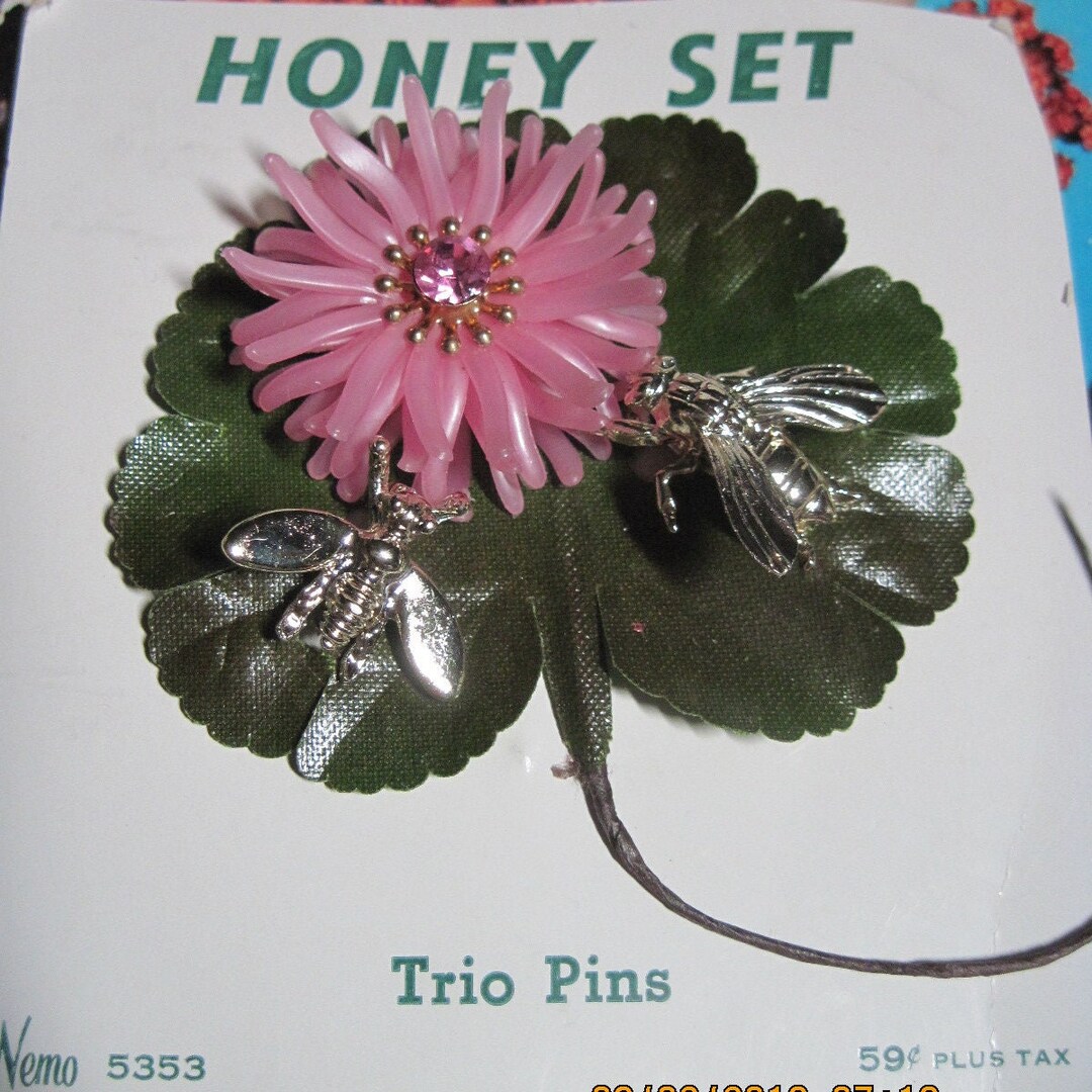 Vintage BEAUTIFUL NEMO Trio Pin Honey Set...1950's New Old Stock ...