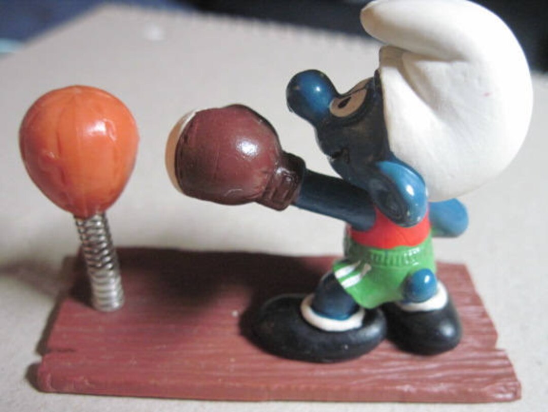 Vintage Boxer Super Smurf W/ Punching Bag ..RARE Display Only..gift 4 ...
