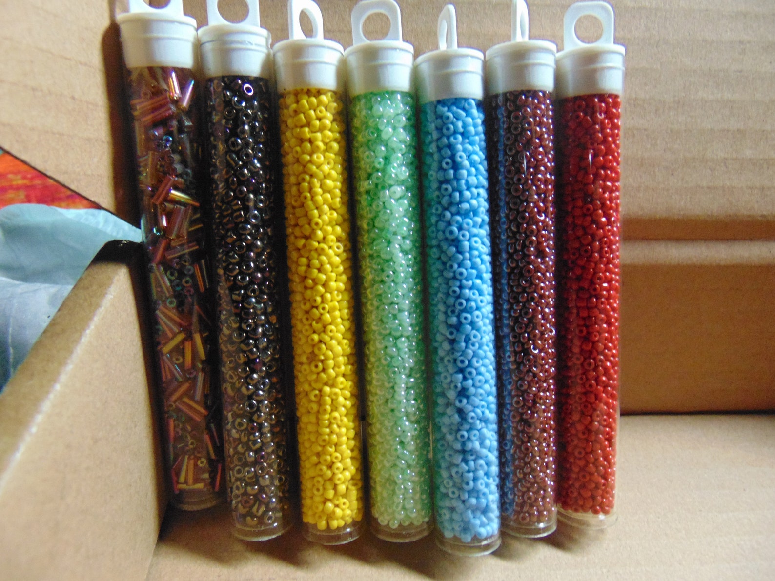DYNAMITE Bugle Beads 1/4" & Mixed Styles of Seed Bead Size 11/rocaille ...