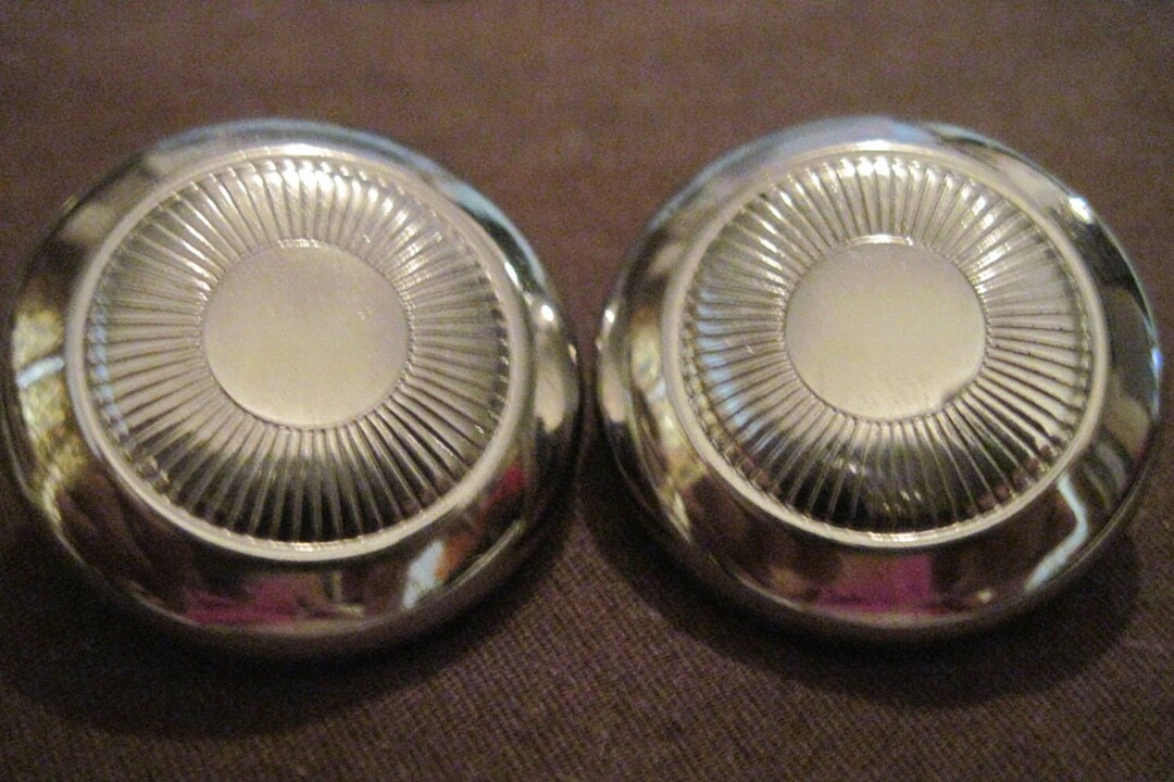 Vintage COOL LOOKING Silver Hub Cap Button Style Clip Earrings ..3829 ...