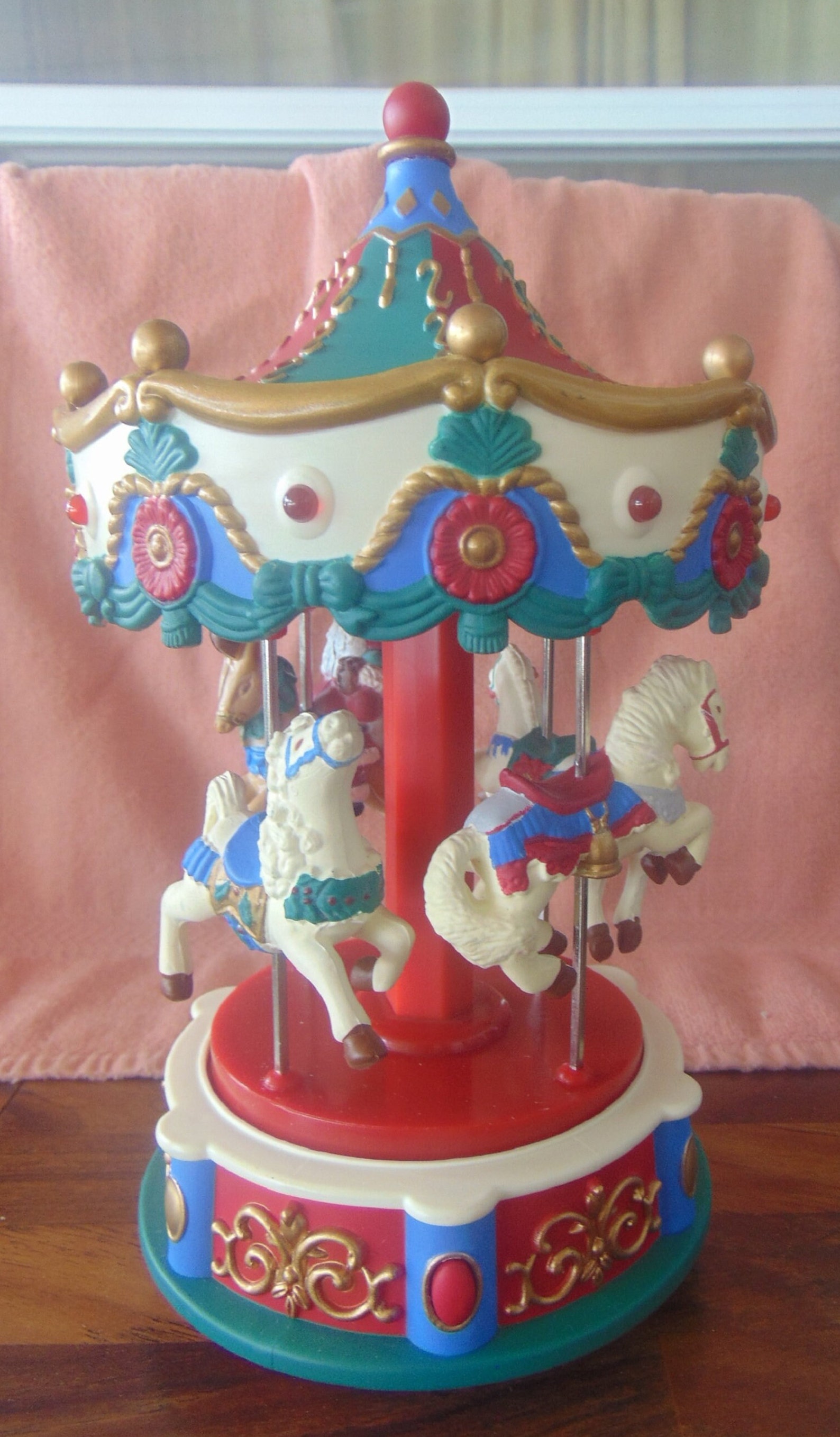 VINTAGE 90's Musical Santa Rides A Merry Go Round-carousel Light up ...