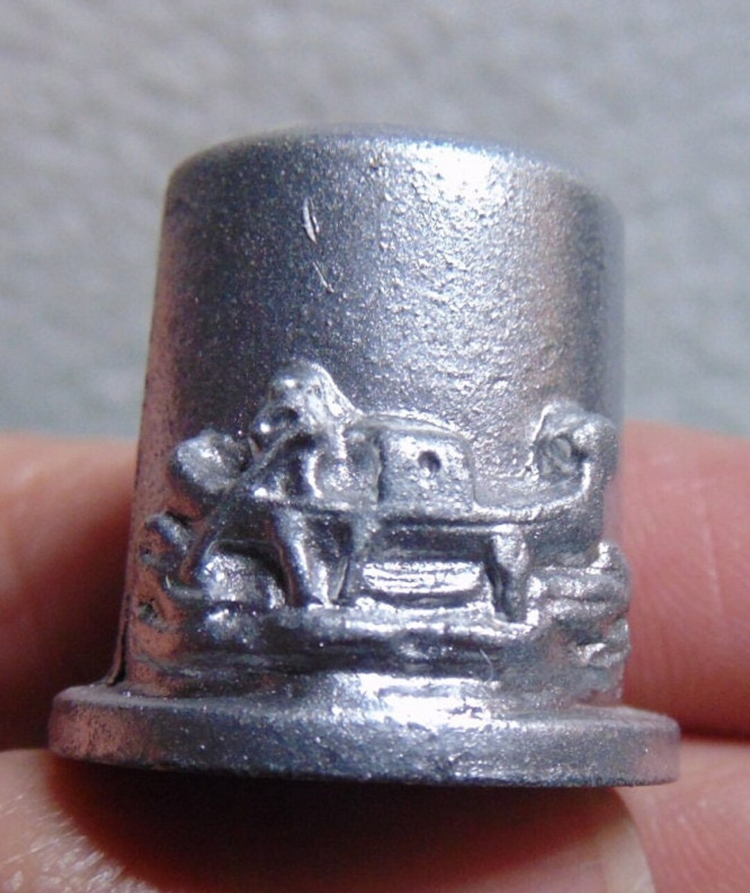 VINTAGE Beautiful Pewter Man Rowing Gondala W/ Coluseum Thimble...29 ...