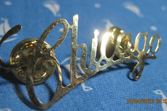 Vintage BEAUTIFUL Fancy Gold Scroll Lettering CHICAGO… - Gem