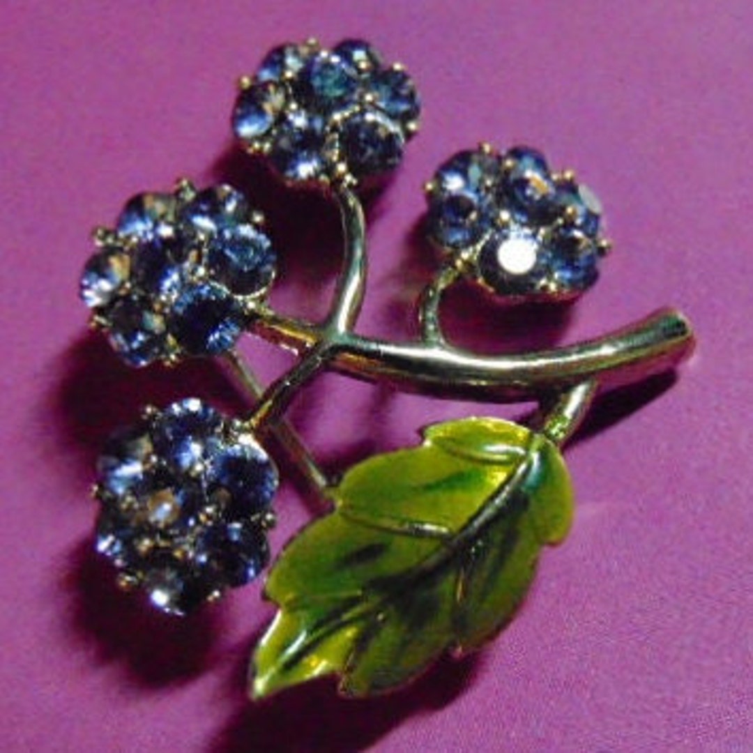 VINTAGE Beautiful MONET Purple Rhinestones & Green Enamel Decorative ...