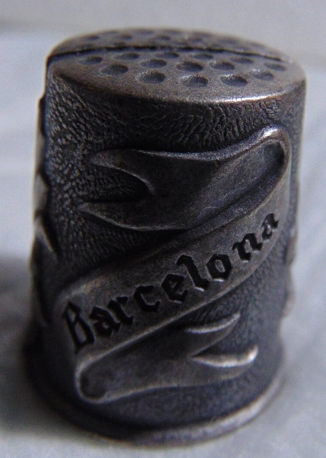 VINTAGE Pretty 60's/70's Pewter Decorative BARCELONA Souvenir Thimble ...