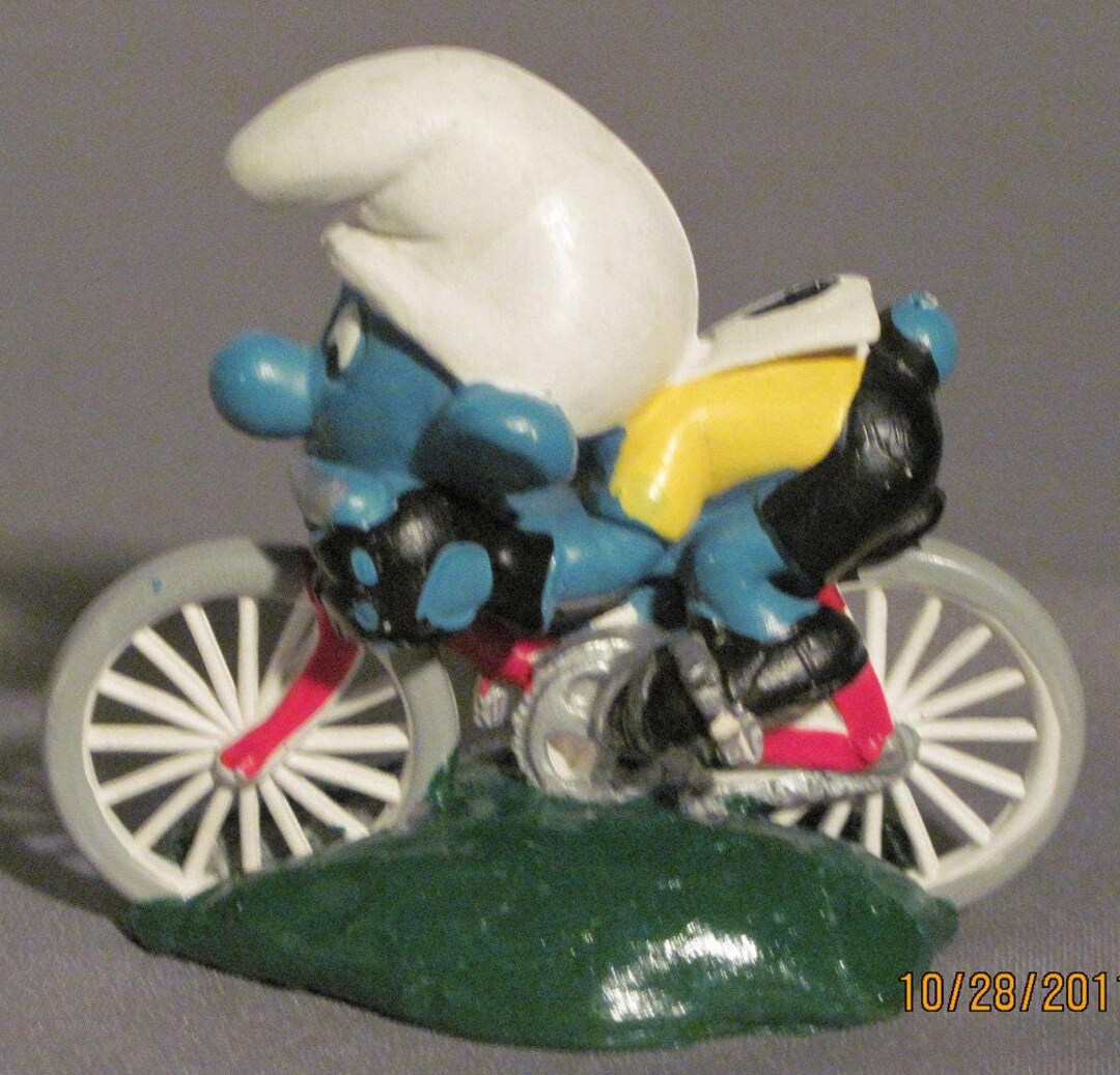 Vintage Cyclist Smurf....1979...peyo..w. Germany...rare...vintage Toys ...