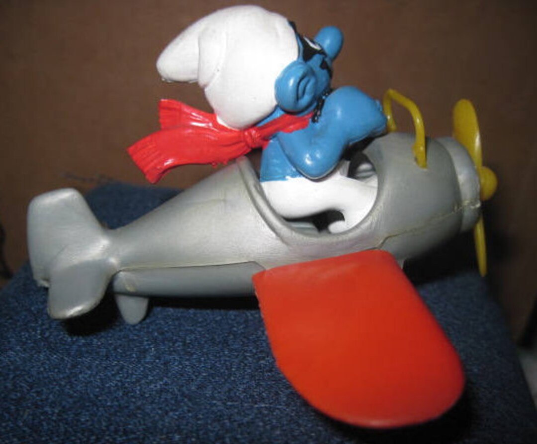 Vintage Pilot Super Smurf in Airplane..rare Display Only..gift 4 Pilot ...