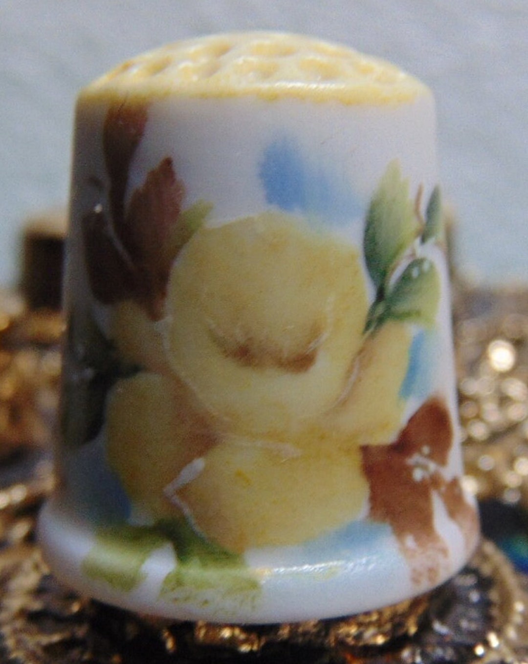 VINTAGE Beautiful 1977 Porcelain Handpainted Pastel Yellow & Yellow ...