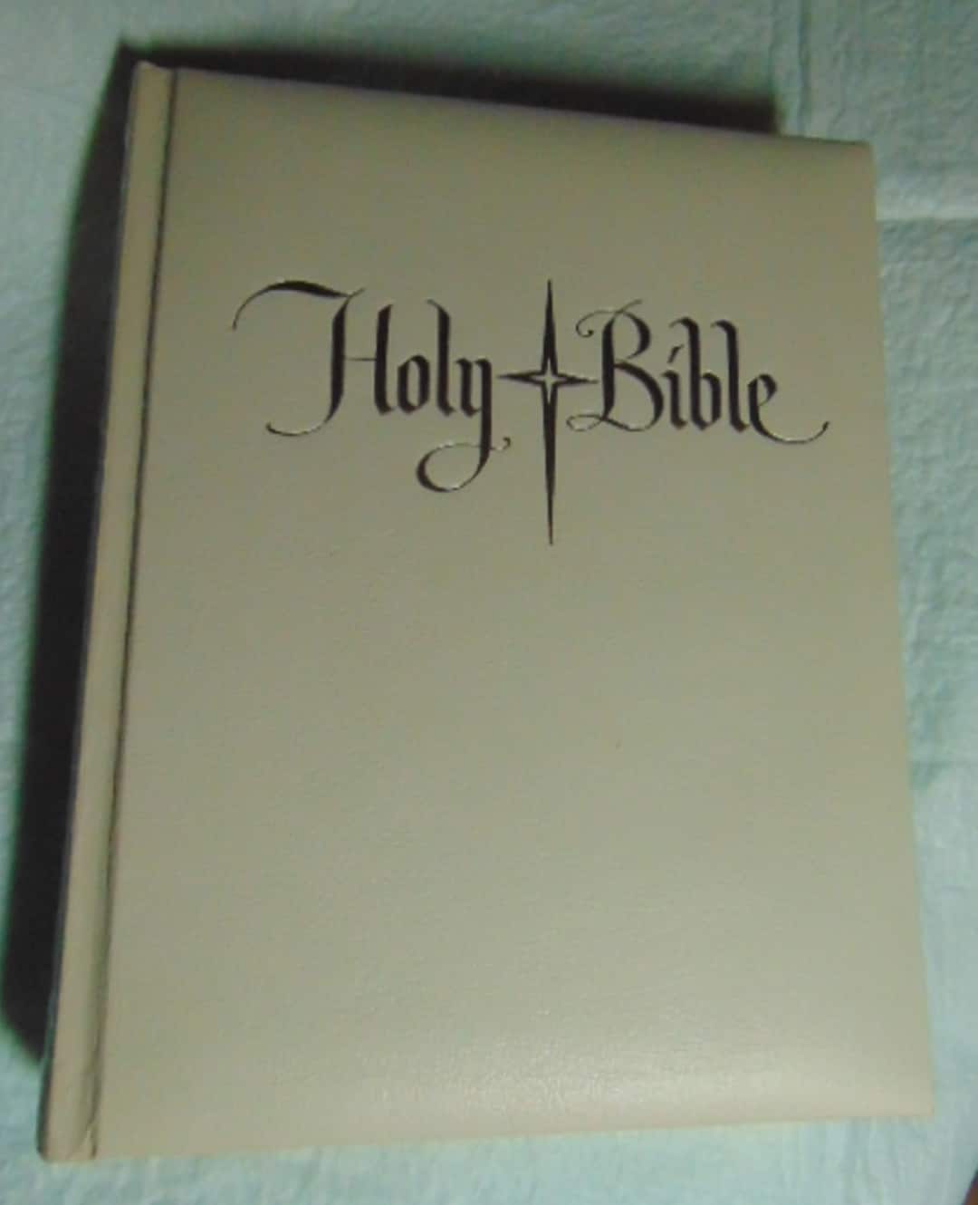 VINTAGE 1965 off White & Gold Fancy Leather Bound King James Version ...