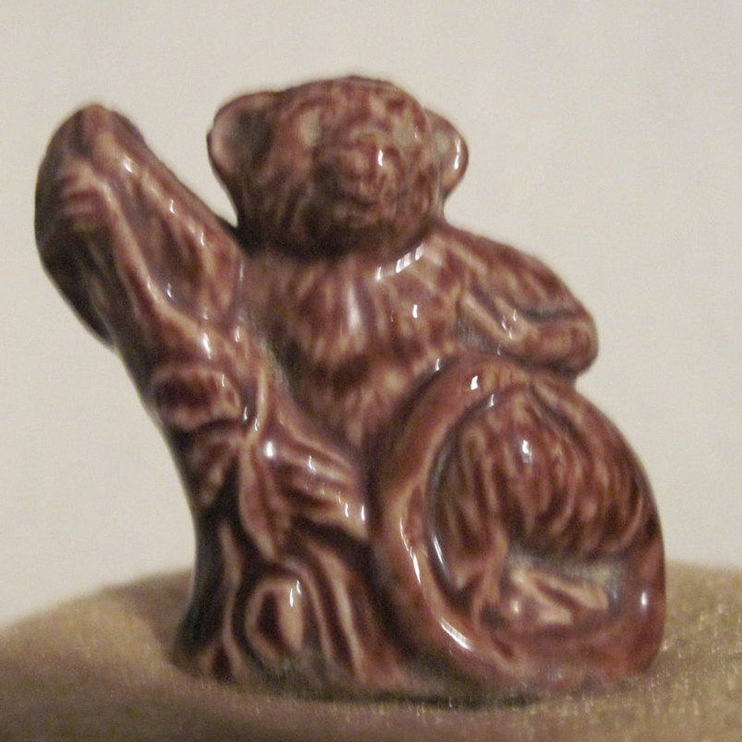 Vintage Wade Figurine..american Series 2 1985-95.languor...miniatures ...