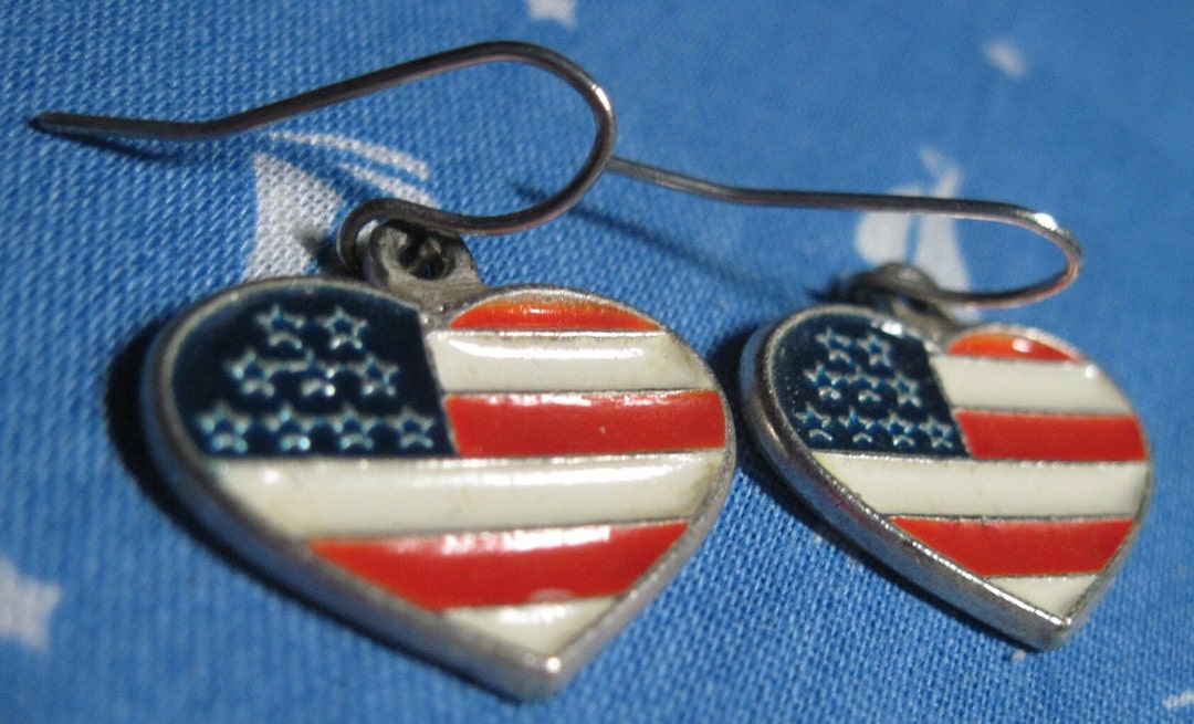 Vintage BEAUTIFUL Silver & Enamel Heart Shape USA Flag Pierced Earrings ...