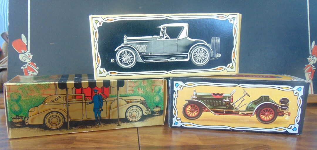 Vintage BEAUTIFUL EMPTY 60's/70's Avon Decanter Boxes...great Graphics ...