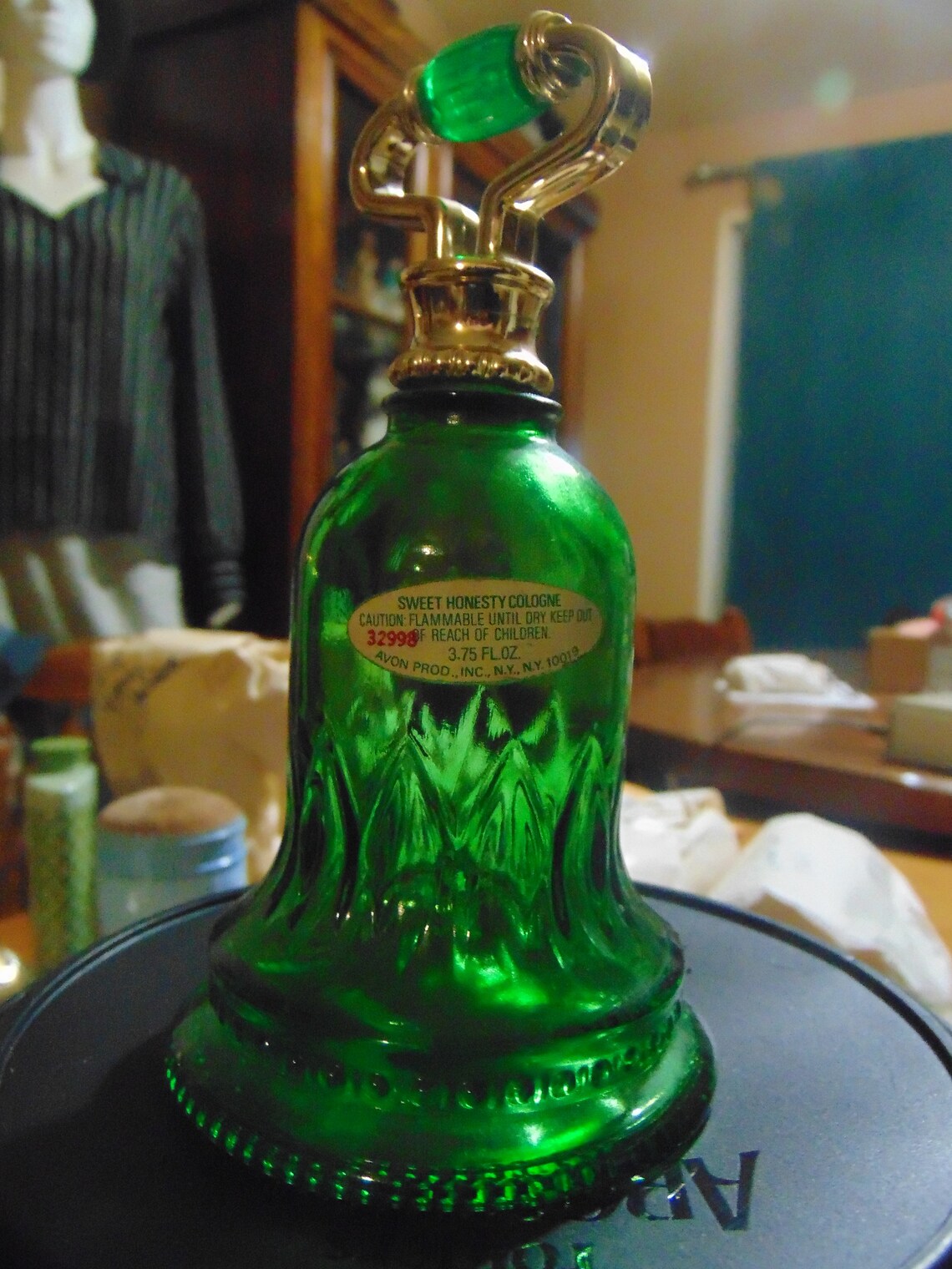 VINTAGE Avon 1978 'emerald Bell' Green Glass Perfume Decanter.. She ...