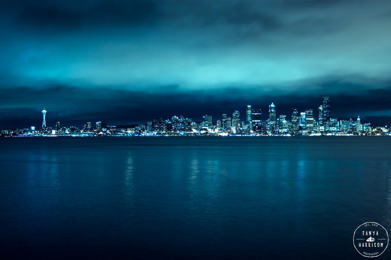 Seattle Skyline Blue Wall Art Cityscape Blue Home Decor Space Needle at ...